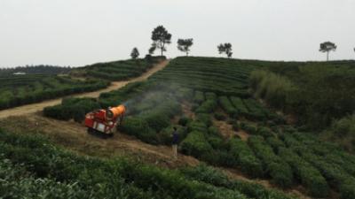 China Bespuitende de Robotmeststoffen van het herbiciden Automatische Landbouwpesticide Te koop