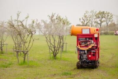 China Bespuitende de Robotmeststoffen van het herbiciden Automatische Landbouwpesticide Te koop