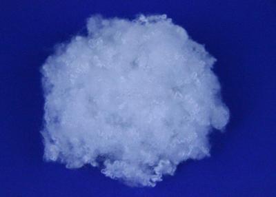China Anti-Pilling bereitete Polyester-Spinnfaser 3D*64MM für Steppdecken-Füllung auf zu verkaufen