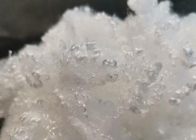 Chine Fibre de polyester conjuguée creuse 7Dx64MM pour la Vierge 100% remplissante de polyester de sofa à vendre
