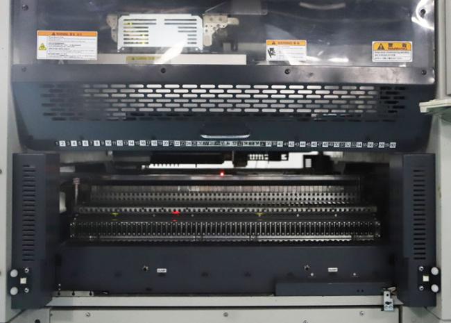 Yamaha YS24 model Compact Super-high-speed Modular Mounter image 3