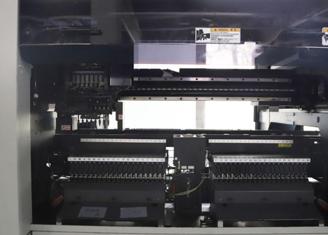 Εικόνα 3 τσιπ Yamaha YV100XGP mounter
