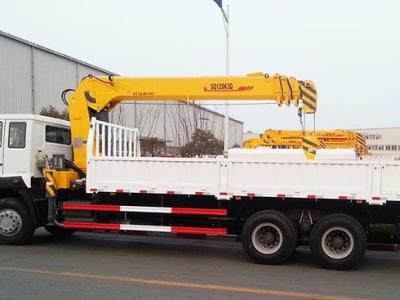 China Versatile Cargo Truck Mounted Crane Efficient Lifting And Transport Stability For Construction Logistics Powerful Jib Cranes for sale