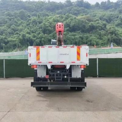 China Cranes montados em caminhões de carga versáteis Elevação e estabilidade de transporte eficientes para logística de construção Cranes Jib poderosos à venda
