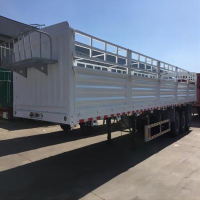 Cina CIMC Materiale di ferro 3 assi 40-80 tonnellate Capacità Tipo di palo Furgone di carico pesante tipo magazzino alto recinto Semirimotore in vendita