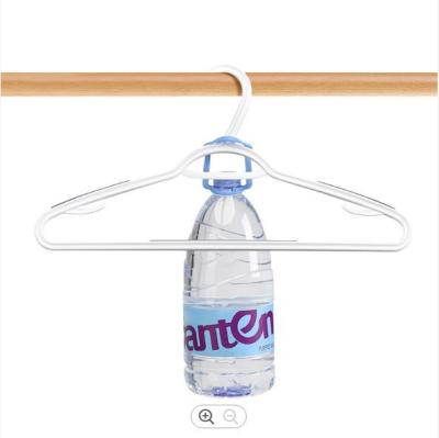 中国 42cmの非スリップのハンガーは、プラスチック ホテルのハンガーを縞で飾った 販売のため
