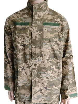 Cina Uniforme militare dell'esercito Woodland in tessuto misto poliestere e cotone, uniforme da campo militare in vendita
