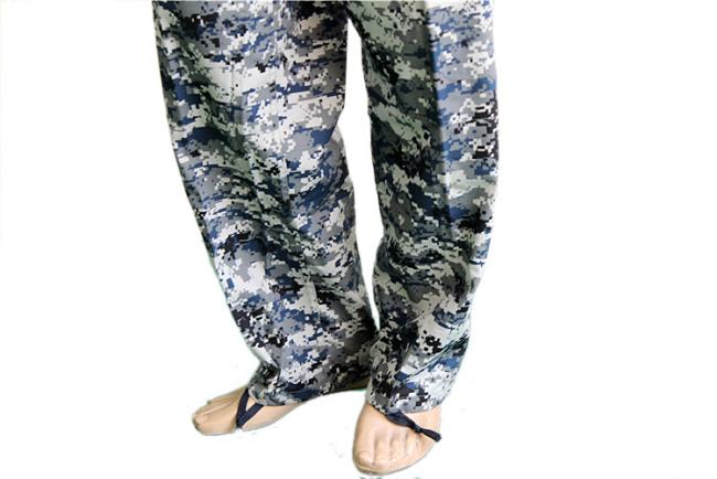 Iraq BDU Army Uniform full set display with shirt and trousers