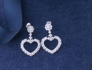 Quality Eternity Heart Cubic Zirconia 925 Sterling Silver Dangle Earrings ODM for sale