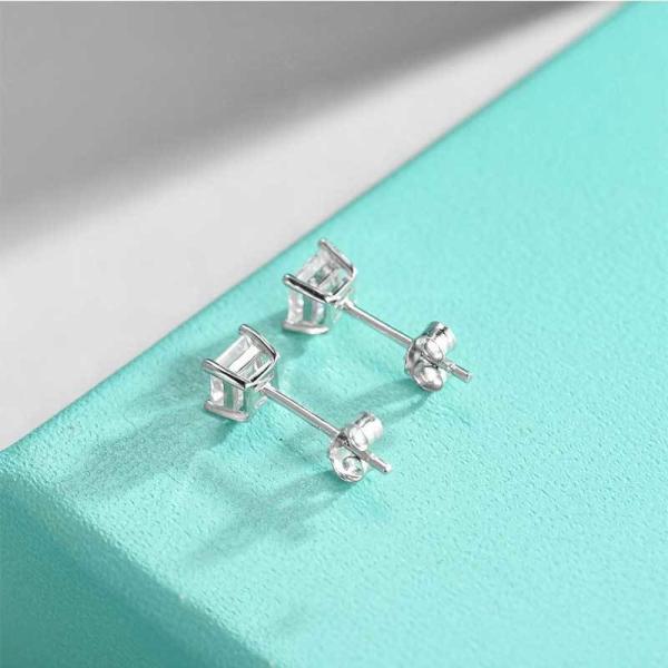Quality VVS Diamond 1 Carat Moissanite Earrings 14k Gold Engagement Jewelry Gift for sale