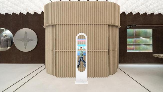 48-inch OLED transparent display showcasing high transparency feature