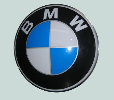 Cina Vuoto di alluminio della scatola di presentazione retroilluminata di profilo LED formato per il logo delle vostre automobili in vendita