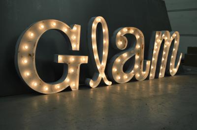 Cina L'alfabeto gigante LED accende il bello isolato delle lettere per la decorazione di nozze in vendita