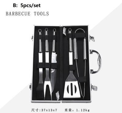 中国 屋外/国内バーベキューの道具箱セット、ステンレス鋼のグリル セット、フォーク、へら、クランプ、ブラシ 販売のため