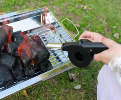 中国 屋外のバーベキューの送風機、バーベキューの燃焼器、バーベキュー用具、手動送風機、手送風機 販売のため