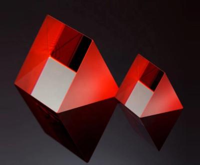 Cina Crystal Triangular Prism di vetro ottico 45 60 90 una lente ad angolo retto da 360 gradi, ha personalizzato Mini Dove Prism in vendita