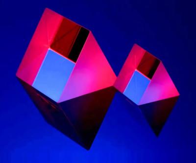 Cina Crystal Triangular Prism di vetro ottico 45 60 90 una lente ad angolo retto da 360 gradi, ha personalizzato Mini Dove Prism in vendita