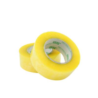 Cina bene durevole giallo trasparente del nastro di produzione cinematografica di sigillamento del cartone del nastro dell'imballaggio di Bopp di larghezza di 48mm in vendita