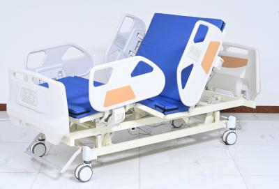 Cina CE Approved Electric Hospital Nursing Bed 3 Function ABS Endboard 200KG Load in vendita