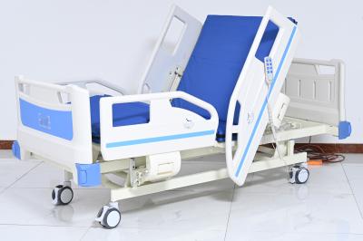 Cina ABS Headboard Electric Hospital Nursing Bed 3 Function 200KG Load Medical Castors in vendita