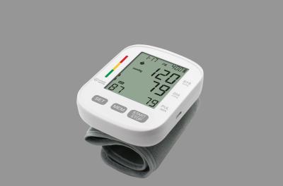 Cina Un polsino automatico di plastica di 180 di Bpm della famiglia di pressione sanguigna memorie del monitor 99 in vendita
