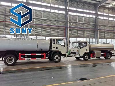 Cina 5000 L più piccolo veicolo di trasporto in autocisterna del latte del camion cisterna 4x2 dell'acqua di acciaio inossidabile di HOWO in vendita