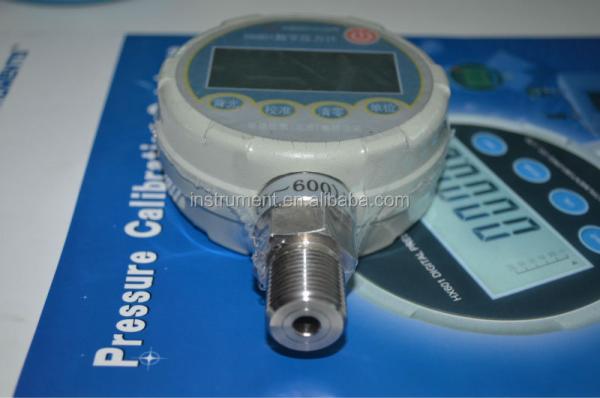 Quality Versatile Digital Pressure Gauge 0-700 bar with Stainless Steel Case and Brass for sale