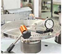 China Enclosed Type Empty Capsule Pill Maker Machine Automatic Powder Filling Machine for sale