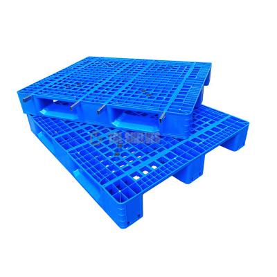 China Injectie het Vormen Staal Versterkte Plastic Pallets voor Pakhuis12-15kgs Gewicht Te koop
