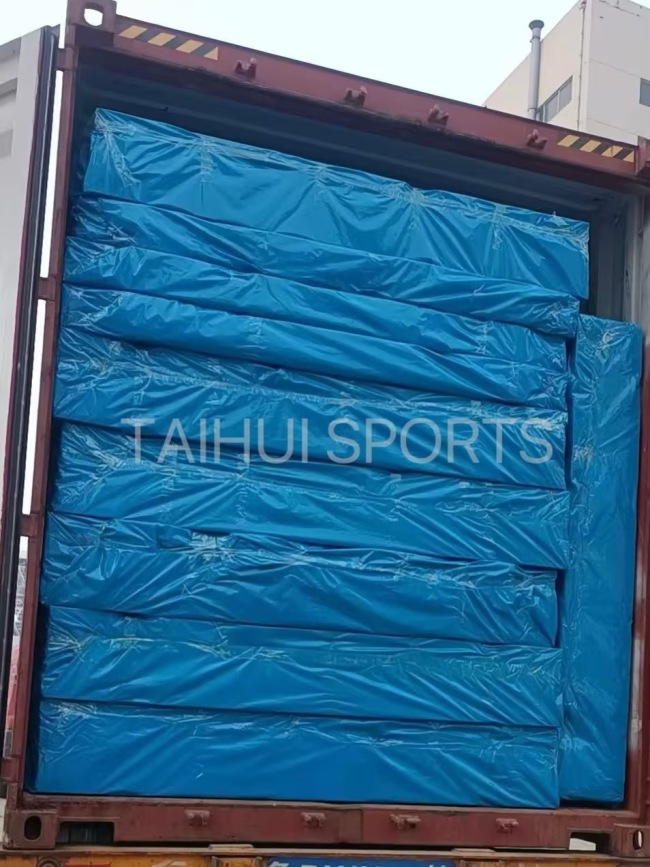 30-70mm Thickness Interlocking Shock Pad Puzzle Pad With Close Celled Water Absorption 3