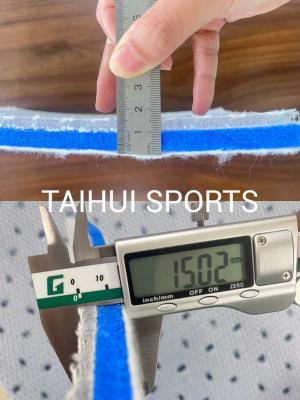 Cina 30-70kg/m3 Pad per scariche di densità con tessuto stratificato Perfetto per campo da calcio Campo da golf Campo da rugby Campo da hockey Campo in vendita