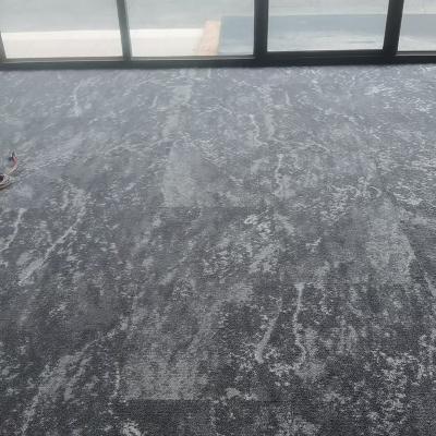 Cina 60.96cm*60.96cm Commercial Office Plush Printed Luxury Hotel Tile Carpet per aree pubbliche in vendita