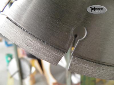 Cina le lame di taglio concrete di 12inch/300mm, laser hanno saldato la lama per sega per il taglio concreto curato, l'altezza di 12mm, il foro concentrare 20mm. in vendita