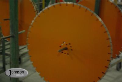 China 26" Outer Diameter 650mm Reinforced Concrete Diamond Saw Blade with Sharp Segments,Key Slot for sale