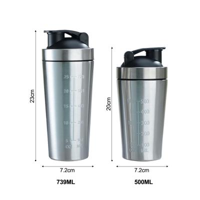 Cina 739ml / 500ml Capacità Colorato personalizzato Acciaio inossidabile Protein Shaker Bottiglia per palestra in vendita