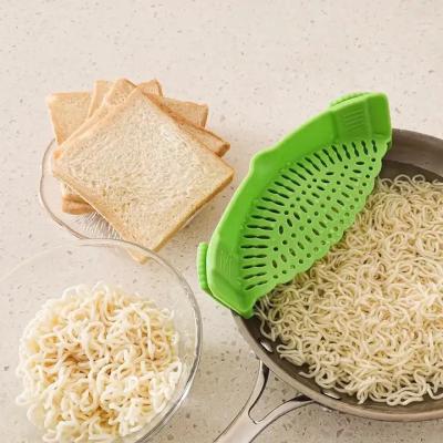 China Adjustable Snap N Strain Pot Strainer and Pasta Strainer Flexible Silicone Material for sale