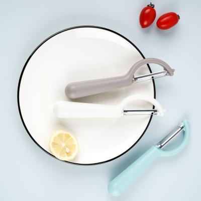 China Good Grip Swivel Blade Vegetable Peelers for Perfectly Peeled Fruits Vegetables 38g for sale