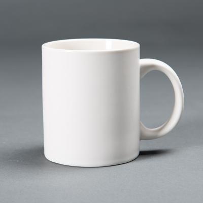 Cina Tazza da caffè in porcellana ceramica per logo personalizzato e regali occasionali in vendita