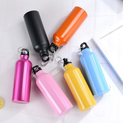 Cina Aluminio Bicicletta Bottiglia d'acqua in bianco con copertura Carabiner Custom Logo Sublimazione Stampa in vendita