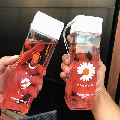 中国 学校へ戻る 必須 透明 凍った方形 ロープ付き ポータブル プラスチック 水瓶 販売のため