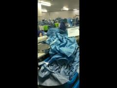 Vestidos descartáveis reforçados do hospital, anti vestidos descartáveis estáticos do exame