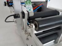 China Pneumatic Packaging Labeling Machine Semi Automatic For Round Bottle for sale