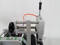 China Pneumatic Packaging Labeling Machine Semi Automatic For Round Bottle for sale
