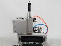 China Pneumatic Packaging Labeling Machine Semi Automatic For Round Bottle for sale