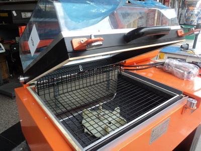 China Warmverkauf 2 in 1 Kleines Karton/Flasche Schrumpfverpackung Schneidmaschine/ Schrumpfverpackung mit Holzkoffer zu verkaufen