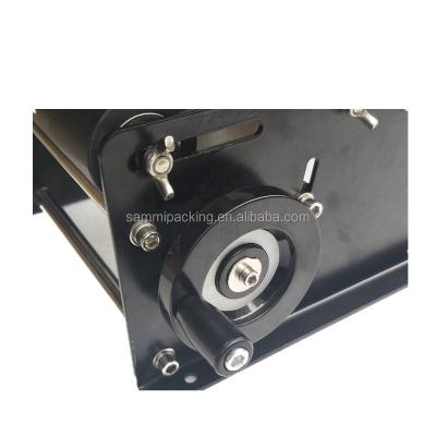 Китай Простая в эксплуатации небольшая машина для этикетирования круглых бутылок, аппликатор этикеток продается