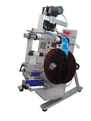 China Máquina automática de etiquetado de etiquetas en línea vertical de escritorio con impresora de fechas para botellas redondas de envoltura en venta