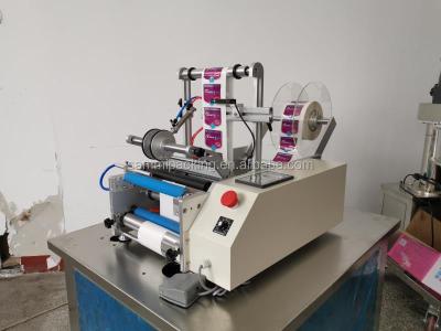 Cina Etichettatrice semiautomatica per bottiglie di vetro da 10 ml, etichettatura su un lato/due lati, etichettatura per bottiglie rotonde in vendita