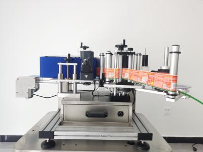 Cina Cosmetici,macchina per l'etichettatura delle bottiglie di bevande, applicatore automatico ad alta velocità di adesivi per le bottiglie rotonde, uso commerciale in vendita