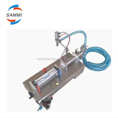 Cina Macchina di riempimento liquido a pistone ad alta efficienza, 100-1000 ml Macchina di riempimento di bevande a base di olio d'acqua, succo per bottiglia/confezione in vendita